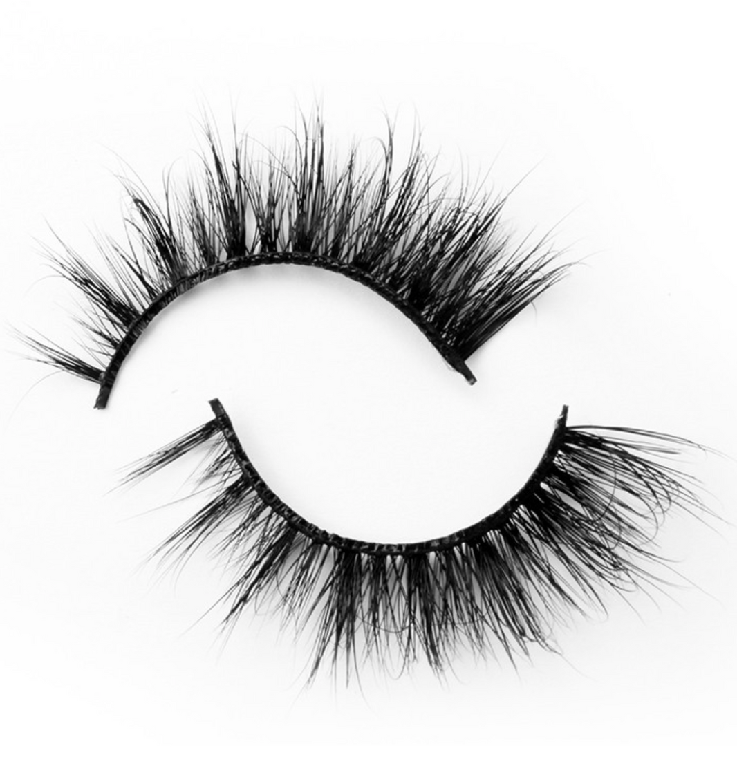 Luxury Lashes by Ashley Kennedy. Celebrating the beauty in everyone™